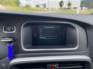 Black Volvo V40 2016 in Vilnius, with an engine capacity of 1.97 L and mileage of 235 thousand km for 7950 €, photo 30 on AUTOMOTO.COM.LV
