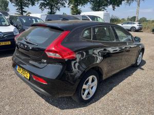 Black Volvo V40 2016 in Vilnius, with an engine capacity of 1.97 L and mileage of 235 thousand km for 7950 €, photo 35 on AUTOMOTO.COM.LV