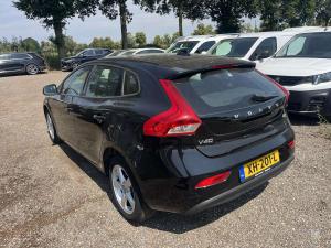 Black Volvo V40 2016 in Vilnius, with an engine capacity of 1.97 L and mileage of 235 thousand km for 7950 €, photo 36 on AUTOMOTO.COM.LV