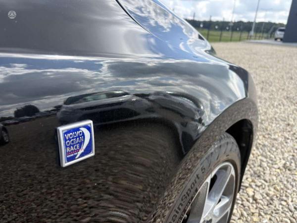 Melns Volvo V40 2016 Tauragė, ar dzinēja tilpumu 1.97 L un nobraukumu 307 tūkst. km par 6800 €, foto 6 vietnē AUTOMOTO.COM.LV