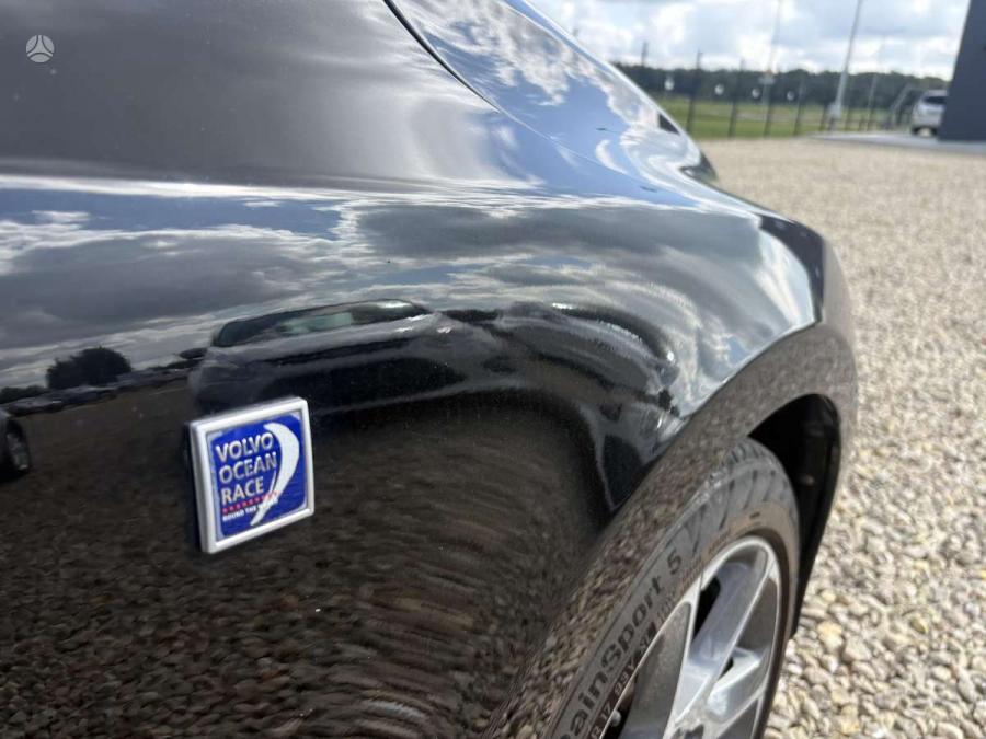Melns Volvo V40 2016 Tauragė, ar dzinēja tilpumu 1.97 L un nobraukumu 307 tūkst. km par 6800 €, foto 6 vietnē AUTOMOTO.COM.LV