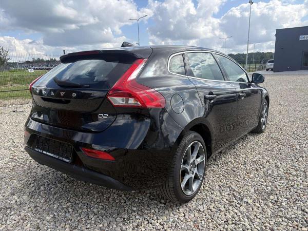 Melns Volvo V40 2016 Tauragė, ar dzinēja tilpumu 1.97 L un nobraukumu 307 tūkst. km par 6800 €, foto 7 vietnē AUTOMOTO.COM.LV