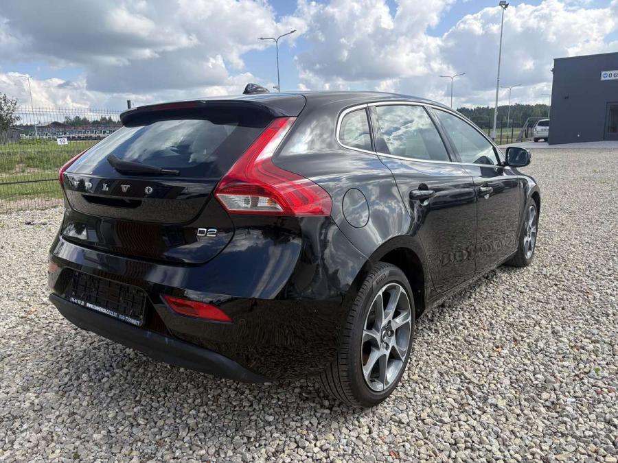 Melns Volvo V40 2016 Tauragė, ar dzinēja tilpumu 1.97 L un nobraukumu 307 tūkst. km par 6800 €, foto 7 vietnē AUTOMOTO.COM.LV