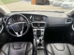 Melns Volvo V40 2016 Tauragė, ar dzinēja tilpumu 1.97 L un nobraukumu 307 tūkst. km par 6800 €, foto 14 vietnē AUTOMOTO.COM.LV