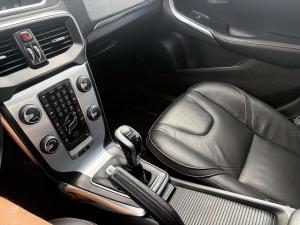 Melns Volvo V40 2016 Tauragė, ar dzinēja tilpumu 1.97 L un nobraukumu 307 tūkst. km par 6800 €, foto 17 vietnē AUTOMOTO.COM.LV