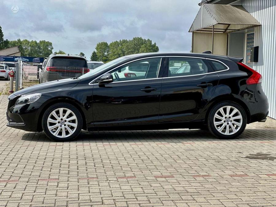 Melns Volvo V40 2016 Kretinga, ar dzinēja tilpumu 1.98 L un nobraukumu 219 tūkst. km par 7499 €, foto 7 vietnē AUTOMOTO.COM.LV