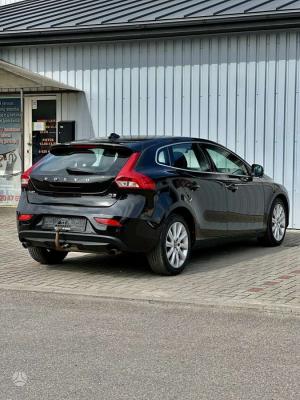Melns Volvo V40 2016 Kretinga, ar dzinēja tilpumu 1.98 L un nobraukumu 219 tūkst. km par 7499 €, foto 10 vietnē AUTOMOTO.COM.LV
