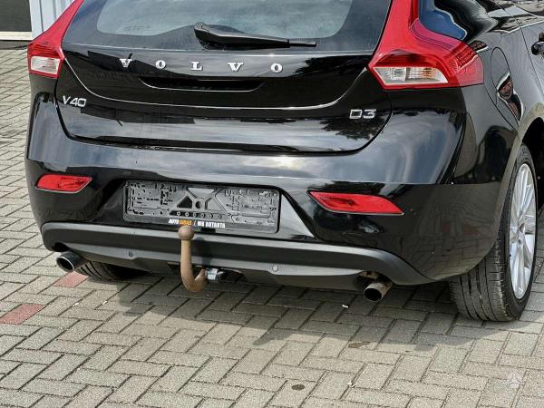 Black Volvo V40 2016 in Kretinga, with an engine capacity of 1.98 L and mileage of 219 thousand km for 7499 €, photo 11 on AUTOMOTO.COM.LV