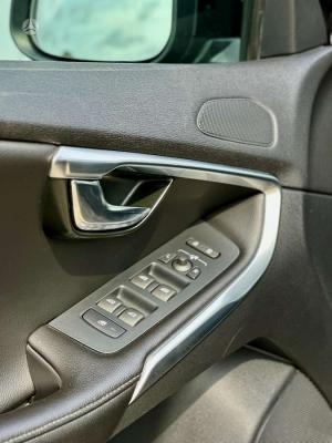 Melns Volvo V40 2016 Kretinga, ar dzinēja tilpumu 1.98 L un nobraukumu 219 tūkst. km par 7499 €, foto 13 vietnē AUTOMOTO.COM.LV