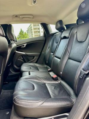 Melns Volvo V40 2016 Kretinga, ar dzinēja tilpumu 1.98 L un nobraukumu 219 tūkst. km par 7499 €, foto 15 vietnē AUTOMOTO.COM.LV