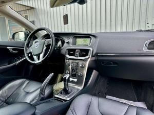 Melns Volvo V40 2016 Kretinga, ar dzinēja tilpumu 1.98 L un nobraukumu 219 tūkst. km par 7499 €, foto 21 vietnē AUTOMOTO.COM.LV