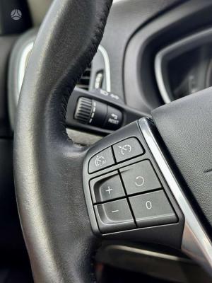 Melns Volvo V40 2016 Kretinga, ar dzinēja tilpumu 1.98 L un nobraukumu 219 tūkst. km par 7499 €, foto 25 vietnē AUTOMOTO.COM.LV