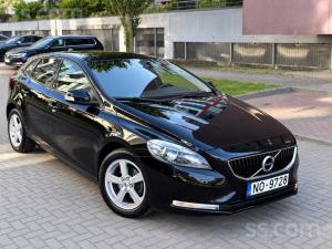 Melns Volvo V40 2016 Rīga, ar dzinēja tilpumu 2.00 L un nobraukumu 277 tūkst. km par 5390 €, foto  vietnē AUTOMOTO.COM.LV