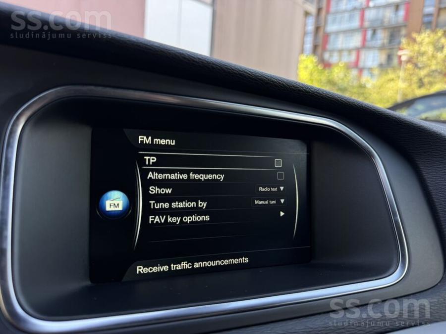 Melns Volvo V40 2016 Rīga, ar dzinēja tilpumu 2.00 L un nobraukumu 277 tūkst. km par 5390 €, foto 11 vietnē AUTOMOTO.COM.LV