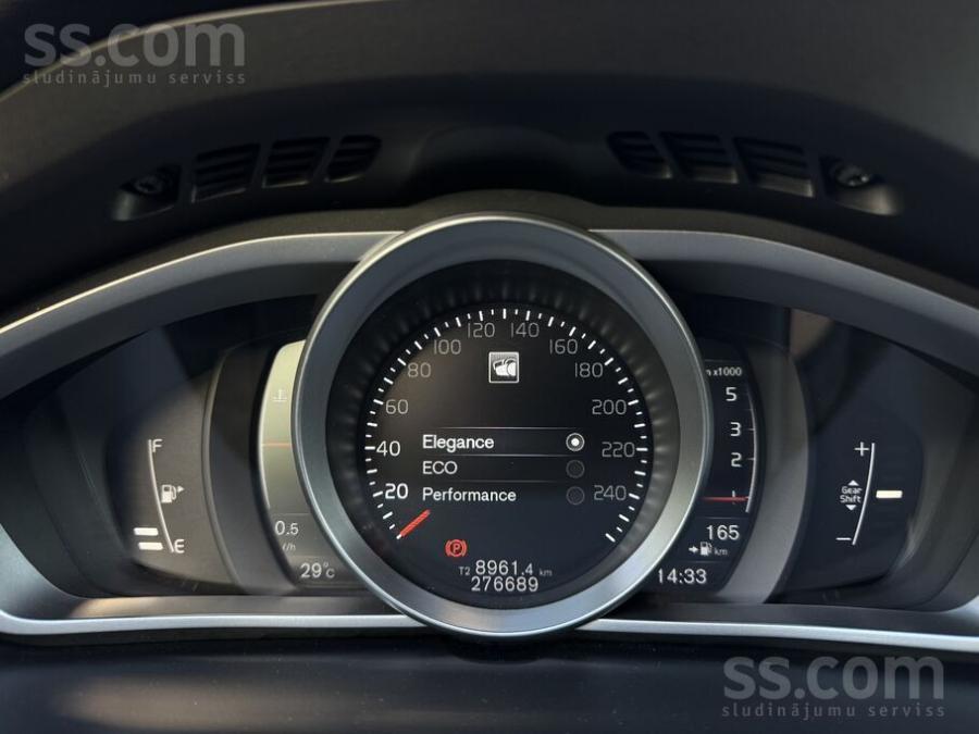 Melns Volvo V40 2016 Rīga, ar dzinēja tilpumu 2.00 L un nobraukumu 277 tūkst. km par 5390 €, foto 20 vietnē AUTOMOTO.COM.LV