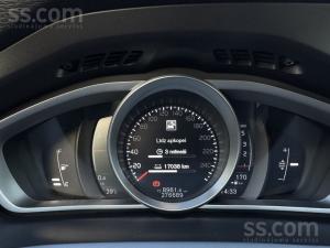 Melns Volvo V40 2016 Rīga, ar dzinēja tilpumu 2.00 L un nobraukumu 277 tūkst. km par 5390 €, foto 21 vietnē AUTOMOTO.COM.LV