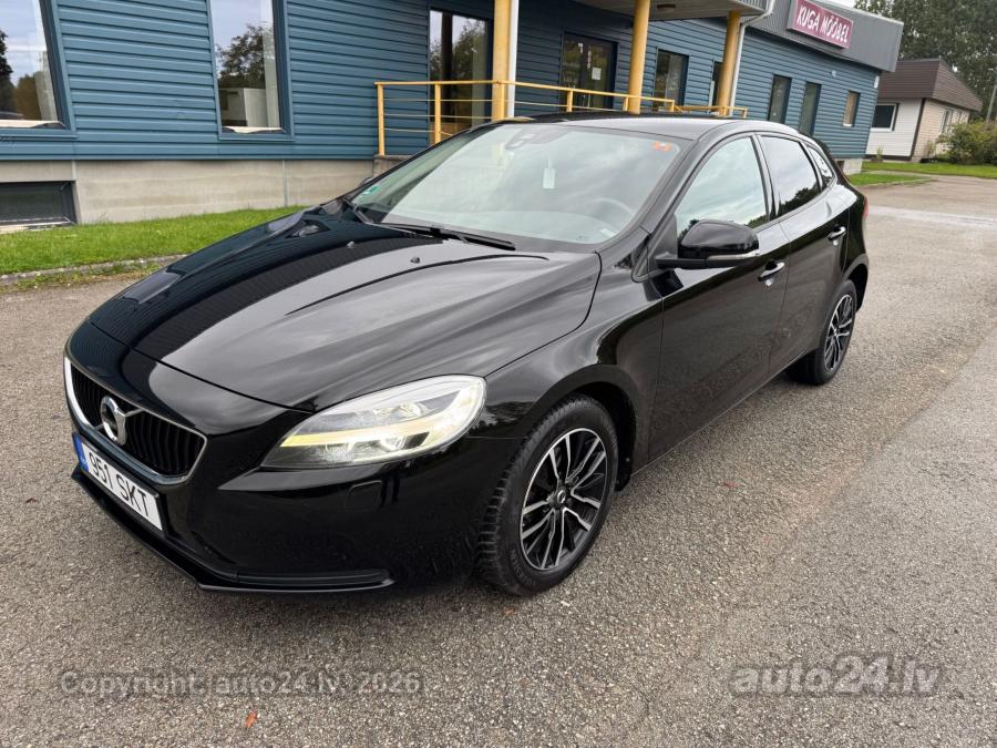 Melns Volvo V40 2016 Rapla, ar dzinēja tilpumu 2.00 L un nobraukumu 290 tūkst. km par 8900 €, foto 1 vietnē AUTOMOTO.COM.LV