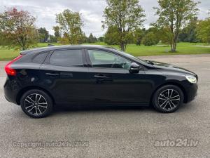 Melns Volvo V40 2016 Rapla, ar dzinēja tilpumu 2.00 L un nobraukumu 290 tūkst. km par 8900 €, foto 6 vietnē AUTOMOTO.COM.LV