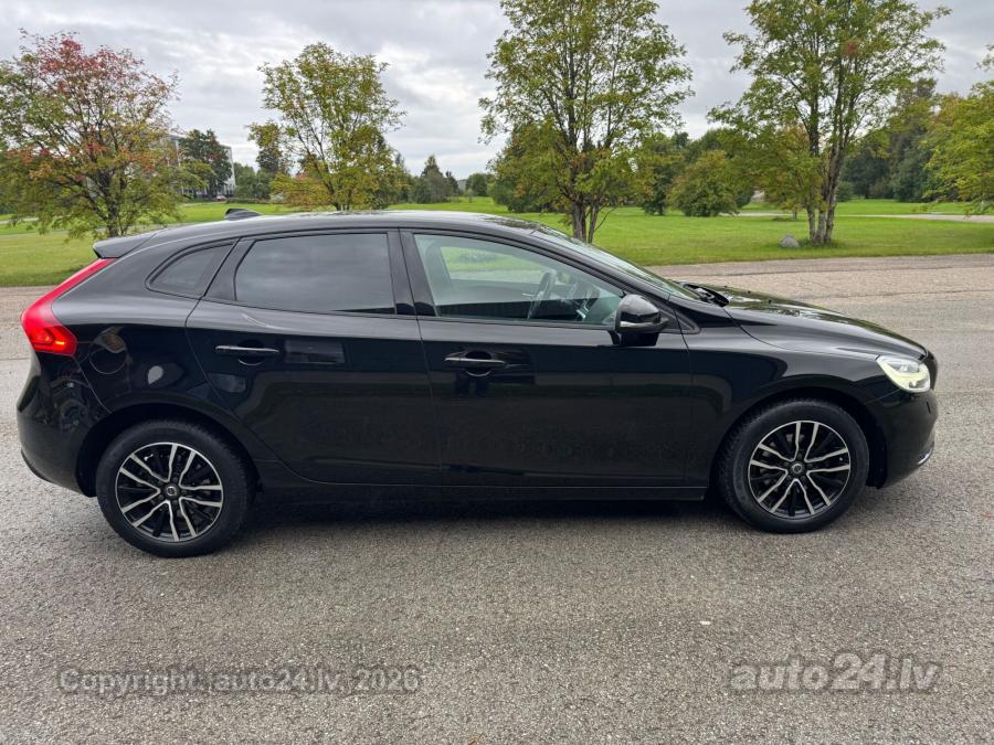 Melns Volvo V40 2016 Rapla, ar dzinēja tilpumu 2.00 L un nobraukumu 290 tūkst. km par 8900 €, foto 6 vietnē AUTOMOTO.COM.LV