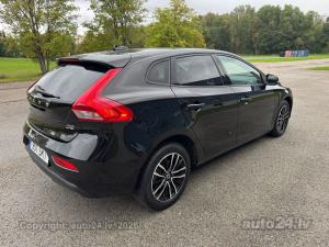 Melns Volvo V40 2016 Rapla, ar dzinēja tilpumu 2.00 L un nobraukumu 290 tūkst. km par 8900 €, foto 8 vietnē AUTOMOTO.COM.LV