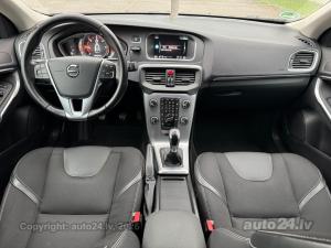 Melns Volvo V40 2016 Rapla, ar dzinēja tilpumu 2.00 L un nobraukumu 290 tūkst. km par 8900 €, foto 10 vietnē AUTOMOTO.COM.LV