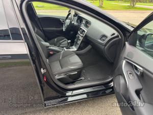 Melns Volvo V40 2016 Rapla, ar dzinēja tilpumu 2.00 L un nobraukumu 290 tūkst. km par 8900 €, foto 13 vietnē AUTOMOTO.COM.LV