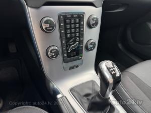 Melns Volvo V40 2016 Rapla, ar dzinēja tilpumu 2.00 L un nobraukumu 290 tūkst. km par 8900 €, foto 19 vietnē AUTOMOTO.COM.LV