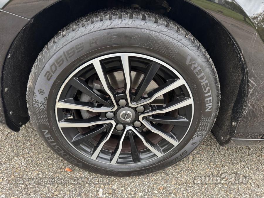 Melns Volvo V40 2016 Rapla, ar dzinēja tilpumu 2.00 L un nobraukumu 290 tūkst. km par 8900 €, foto 21 vietnē AUTOMOTO.COM.LV