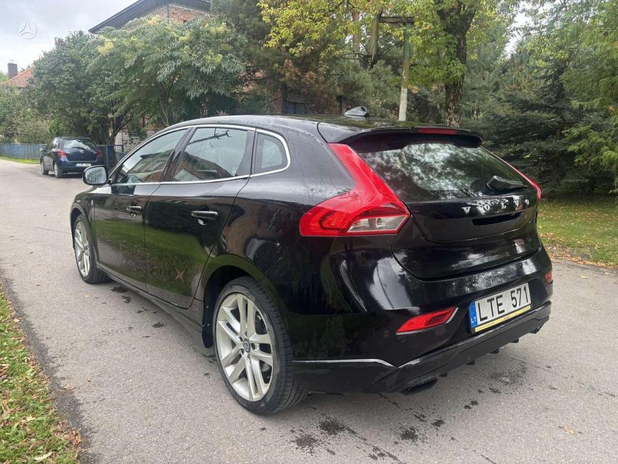 Melns Volvo V40 2016 Kauņa, ar dzinēja tilpumu 1.97 L un nobraukumu 330 tūkst. km par 4250 €, foto 8 vietnē AUTOMOTO.COM.LV