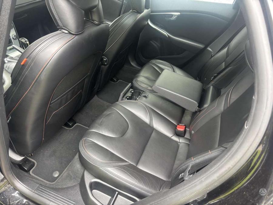 Melns Volvo V40 2016 Kauņa, ar dzinēja tilpumu 1.97 L un nobraukumu 330 tūkst. km par 4250 €, foto 14 vietnē AUTOMOTO.COM.LV