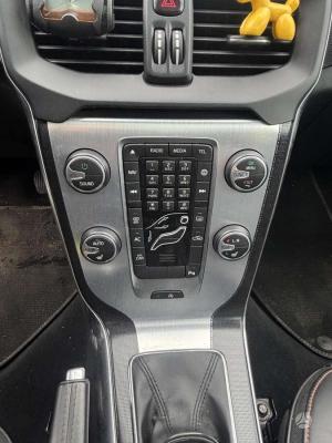 Melns Volvo V40 2016 Kauņa, ar dzinēja tilpumu 1.97 L un nobraukumu 330 tūkst. km par 4250 €, foto 20 vietnē AUTOMOTO.COM.LV