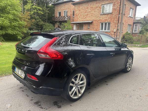Melns Volvo V40 2016 Kauņa, ar dzinēja tilpumu 1.97 L un nobraukumu 330 tūkst. km par 4250 €, foto 6 vietnē AUTOMOTO.COM.LV