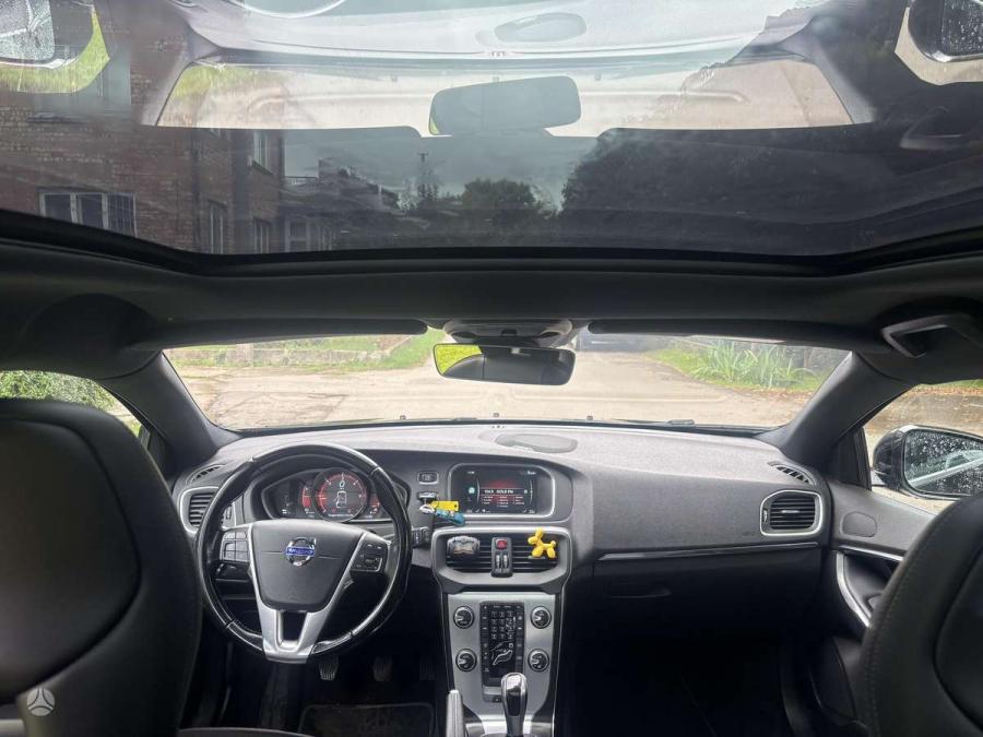 Melns Volvo V40 2016 Kauņa, ar dzinēja tilpumu 1.97 L un nobraukumu 330 tūkst. km par 4250 €, foto 9 vietnē AUTOMOTO.COM.LV