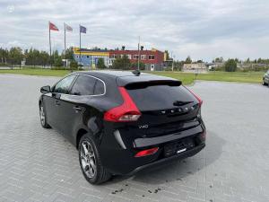 Black Volvo V40 2016 in Telschi, with an engine capacity of 1.97 L and mileage of 126 thousand km for 7300 €, photo 4 on AUTOMOTO.COM.LV
