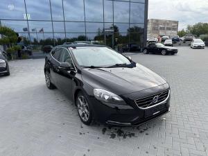 Black Volvo V40 2016 in Telschi, with an engine capacity of 1.97 L and mileage of 126 thousand km for 7300 €, photo 10 on AUTOMOTO.COM.LV