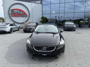Black Volvo V40 2016 in Telschi, with an engine capacity of 1.97 L and mileage of 126 thousand km for 7300 €, photo 11 on AUTOMOTO.COM.LV