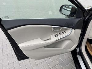 Black Volvo V40 2016 in Telschi, with an engine capacity of 1.97 L and mileage of 126 thousand km for 7300 €, photo 16 on AUTOMOTO.COM.LV