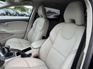 Black Volvo V40 2016 in Telschi, with an engine capacity of 1.97 L and mileage of 126 thousand km for 7300 €, photo 21 on AUTOMOTO.COM.LV