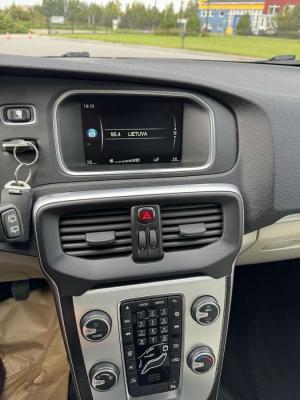 Black Volvo V40 2016 in Telschi, with an engine capacity of 1.97 L and mileage of 126 thousand km for 7300 €, photo 30 on AUTOMOTO.COM.LV
