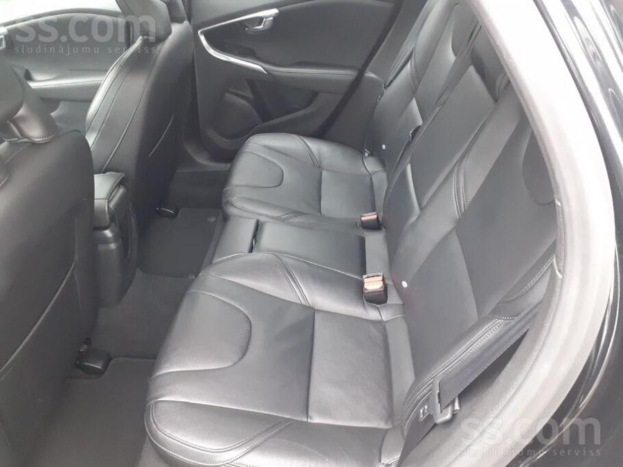 Melns Volvo V40 2016 Rīga, ar dzinēja tilpumu 2.00 L un nobraukumu 164 tūkst. km par 11200 €, foto 6 vietnē AUTOMOTO.COM.LV