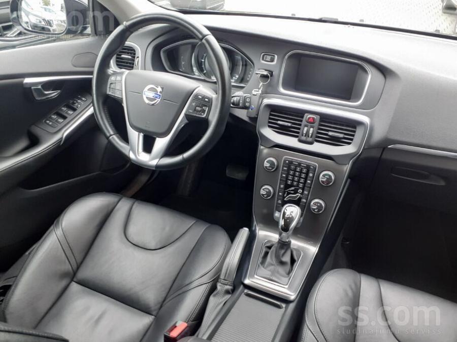 Melns Volvo V40 2016 Rīga, ar dzinēja tilpumu 2.00 L un nobraukumu 164 tūkst. km par 11200 €, foto 7 vietnē AUTOMOTO.COM.LV