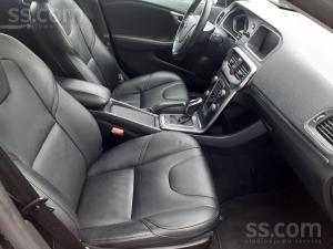 Melns Volvo V40 2016 Rīga, ar dzinēja tilpumu 2.00 L un nobraukumu 164 tūkst. km par 11200 €, foto 8 vietnē AUTOMOTO.COM.LV