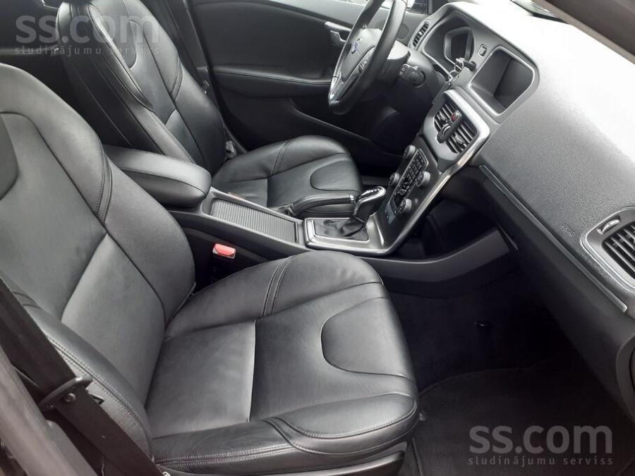 Melns Volvo V40 2016 Rīga, ar dzinēja tilpumu 2.00 L un nobraukumu 164 tūkst. km par 11200 €, foto 8 vietnē AUTOMOTO.COM.LV
