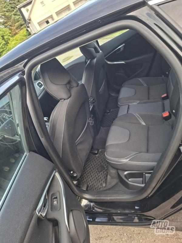 Melns Volvo V40 2016 Kauņa, ar dzinēja tilpumu 2.00 L un nobraukumu 250 tūkst. km par 7500 €, foto 5 vietnē AUTOMOTO.COM.LV