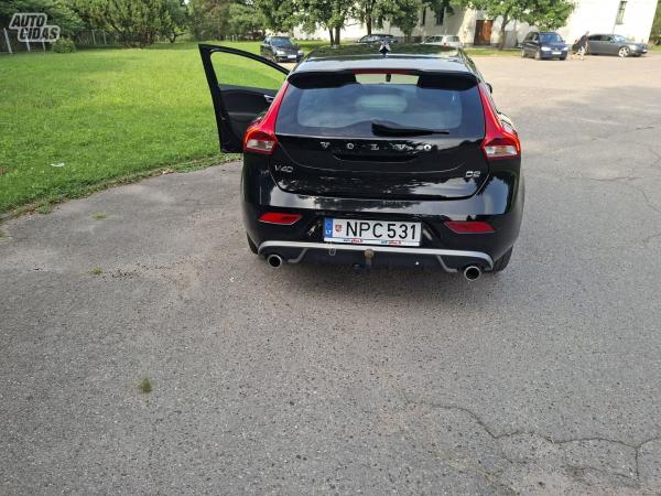 Melns Volvo V40 2016 Kauņa, ar dzinēja tilpumu 2.00 L un nobraukumu 250 tūkst. km par 7500 €, foto 7 vietnē AUTOMOTO.COM.LV