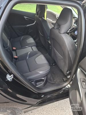 Melns Volvo V40 2016 Kauņa, ar dzinēja tilpumu 2.00 L un nobraukumu 250 tūkst. km par 7500 €, foto 8 vietnē AUTOMOTO.COM.LV