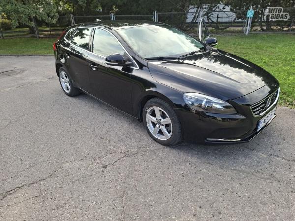Melns Volvo V40 2016 Kauņa, ar dzinēja tilpumu 2.00 L un nobraukumu 250 tūkst. km par 7500 €, foto 10 vietnē AUTOMOTO.COM.LV