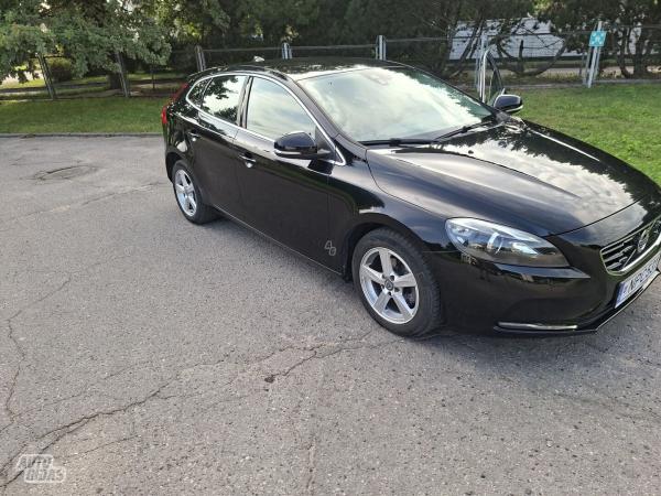 Melns Volvo V40 2016 Kauņa, ar dzinēja tilpumu 2.00 L un nobraukumu 250 tūkst. km par 7500 €, foto 11 vietnē AUTOMOTO.COM.LV