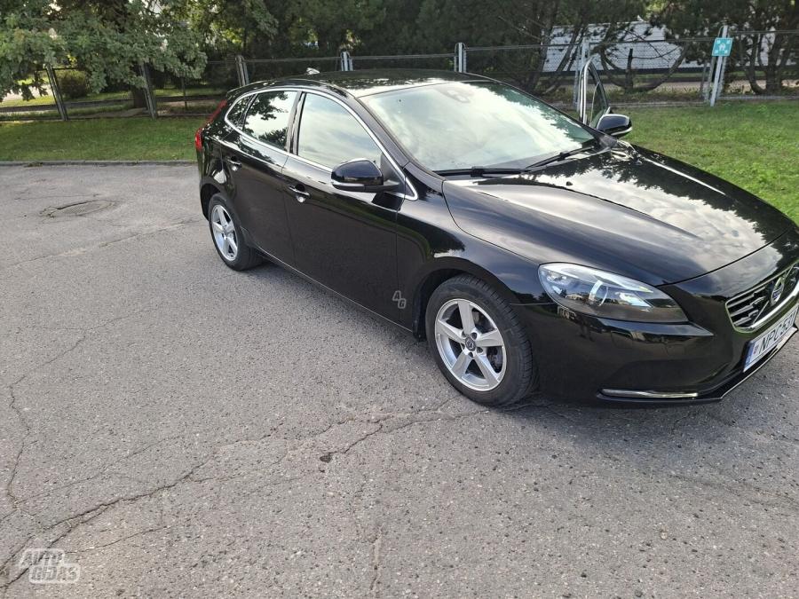 Melns Volvo V40 2016 Kauņa, ar dzinēja tilpumu 2.00 L un nobraukumu 250 tūkst. km par 7500 €, foto 11 vietnē AUTOMOTO.COM.LV