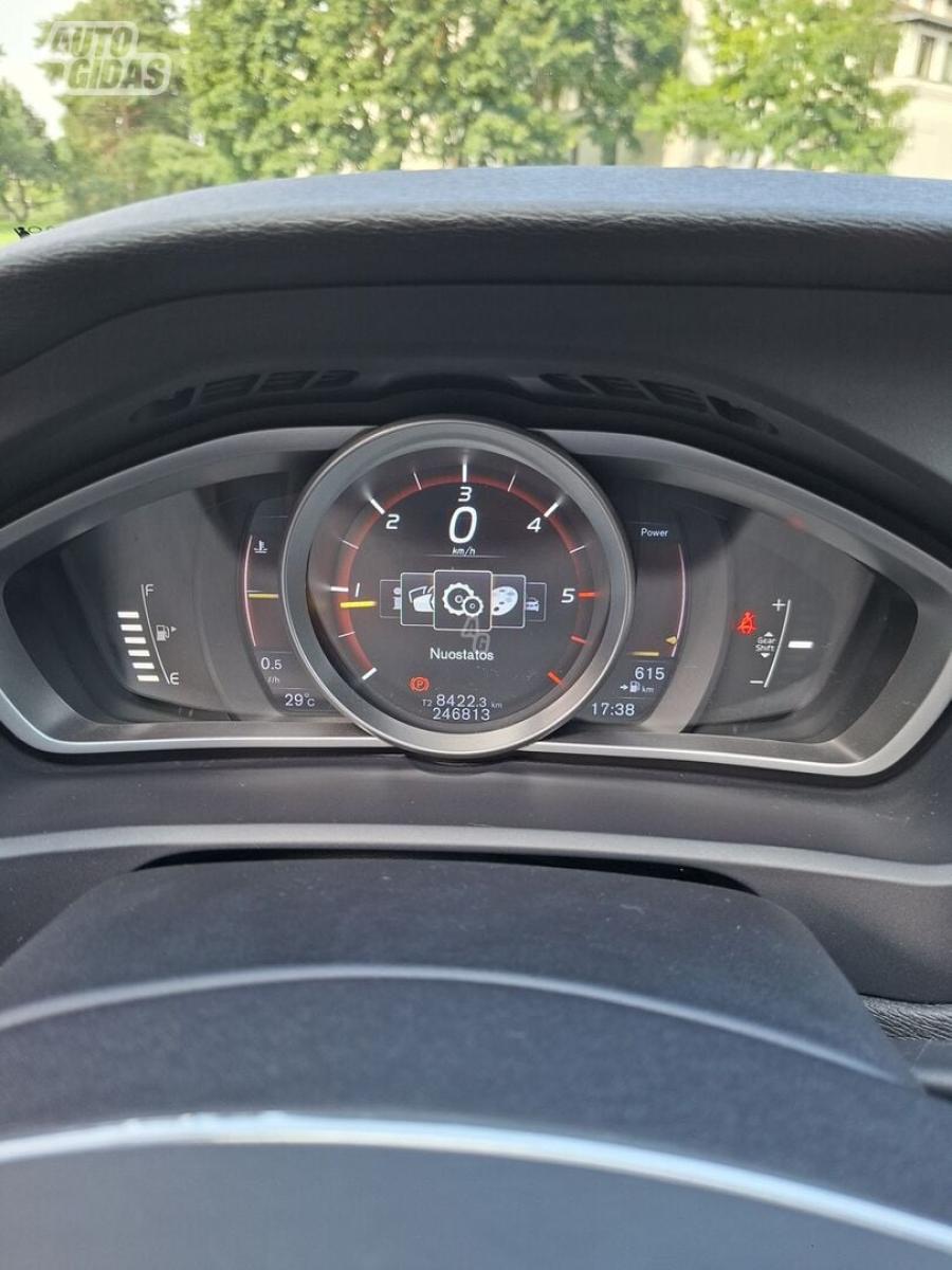 Melns Volvo V40 2016 Kauņa, ar dzinēja tilpumu 2.00 L un nobraukumu 250 tūkst. km par 7500 €, foto 15 vietnē AUTOMOTO.COM.LV